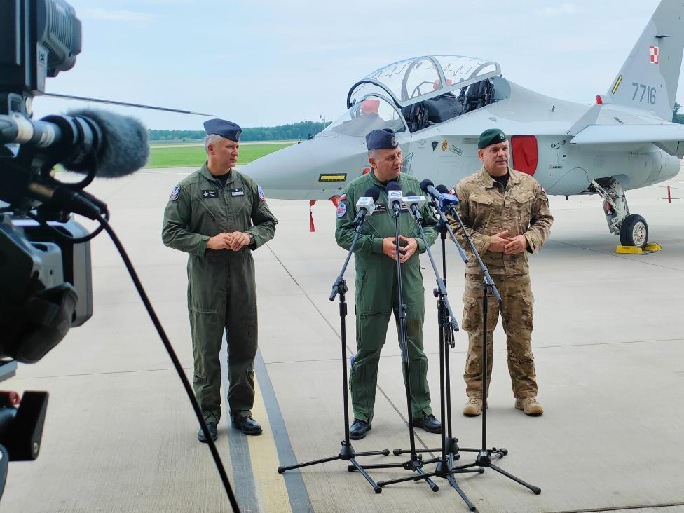 Air Show Radom pełne niespodzianek! MiG-29 symbolicznie przekaże dowodzenie w powietrzu FA-50 ...